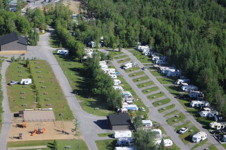 Le Camping - CAMPING UN AIR D'ÉTÉ